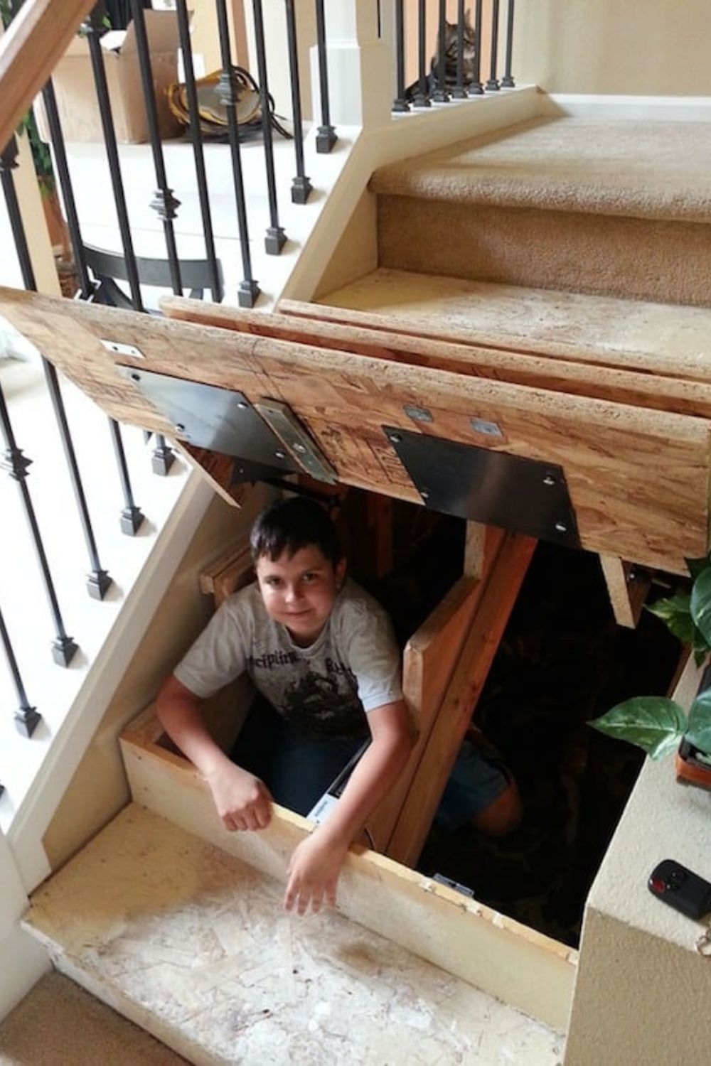 Compartimentos Secretos em Móveis: 8 Ideias + DIY Gaveta Secreta